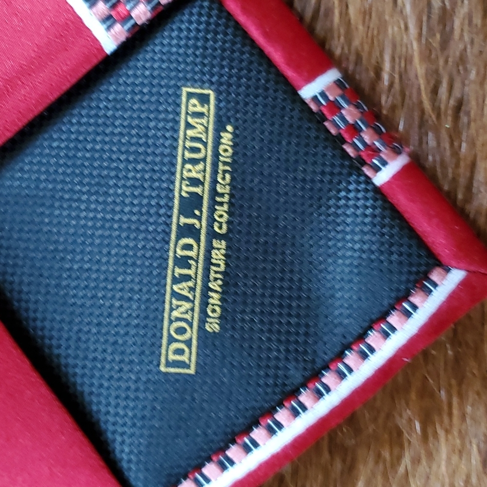 Donald Trump Signature Red Tie - Gem